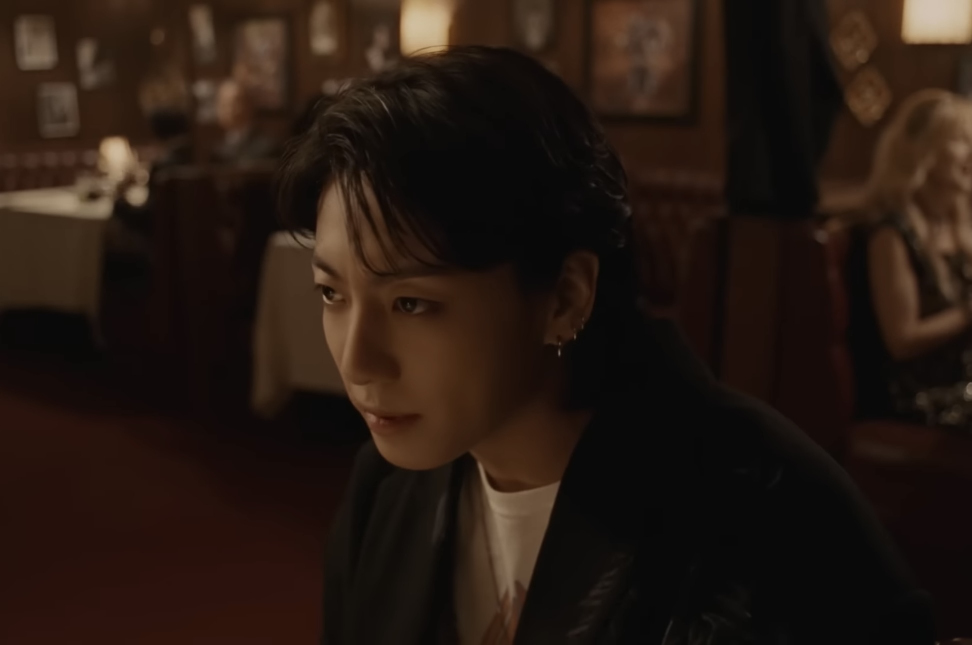 Jungkook (jk) - "Seven" 中英歌詞、MV解析！田柾國瘋狂告白韓韶禧「1週7天」 - RosyArts