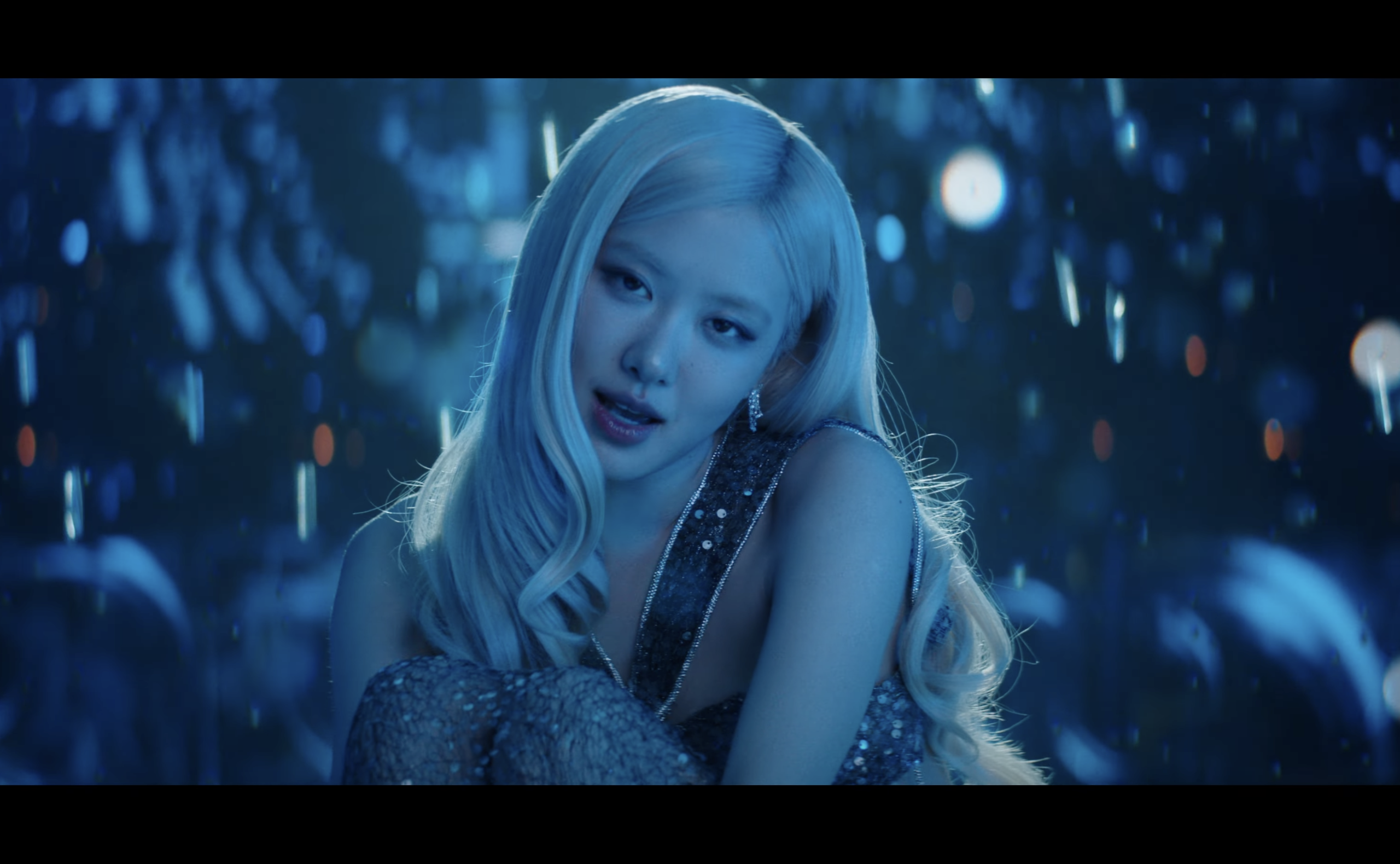 ROSÉ - Messy 中英歌詞 | 浪漫的「混亂」F1 電影原聲帶鉅獻！ - RosyArts