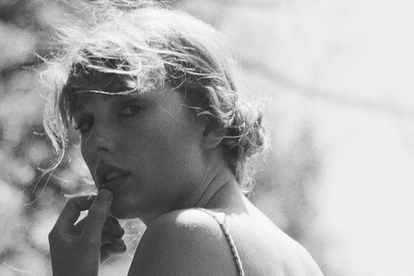 ROSÉ - two years 中英歌詞 | 已經兩年了 | 小泰勒絲 ROSÉ 兩年前的戀人究竟是誰！ - RosyArts